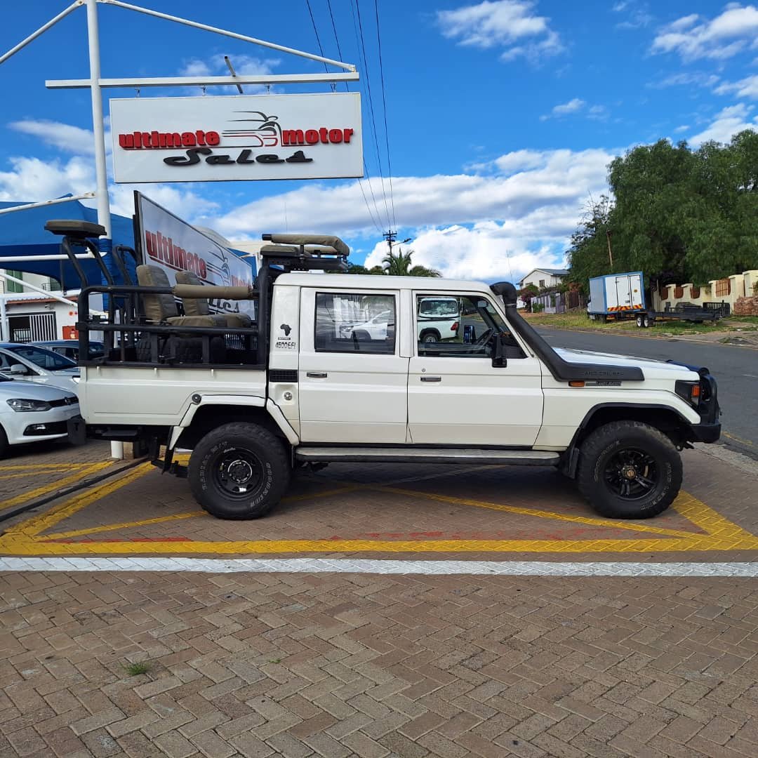 2003 Toyota Land Cruiser 70 4.5 Man 4x4 D/Cab - Cars4Nam